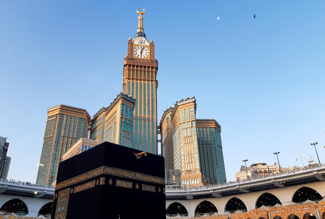 Conrad Makkah vs Other Clock Tower Hotels